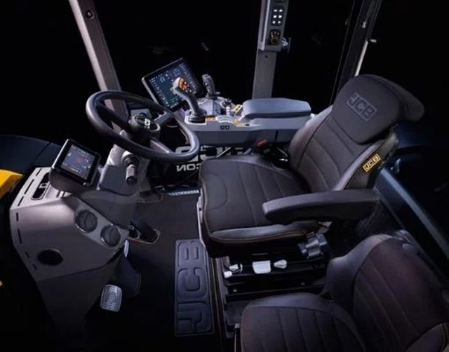 Découvrez le nouveau JCB FASTRAC iCON | M3 Agri